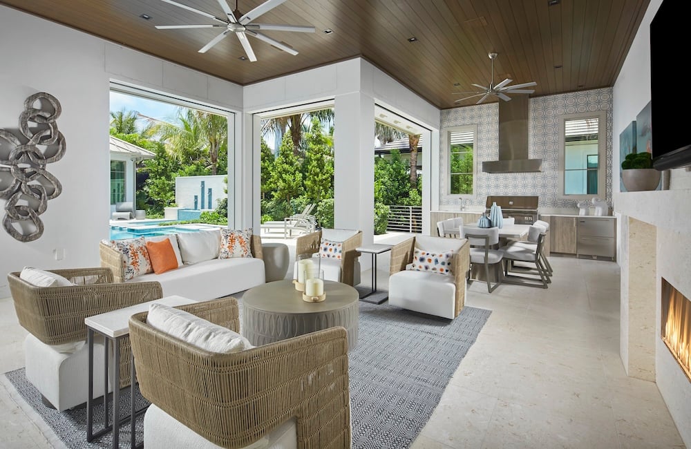 2075 Gordon Drive East