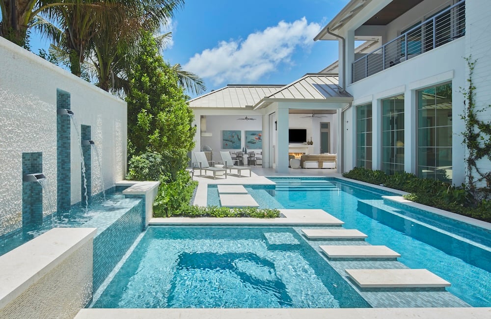 2075 Gordon Drive East